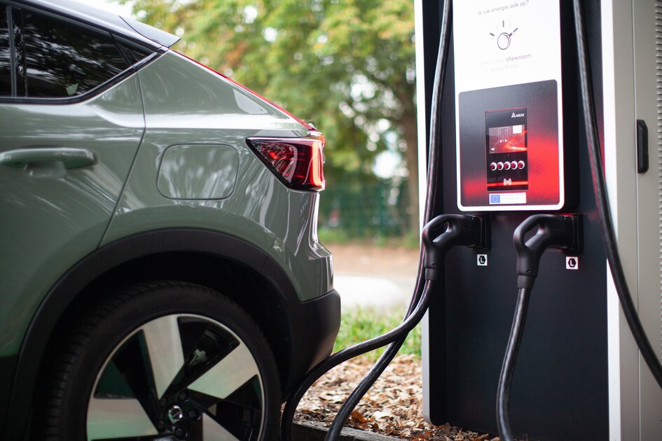 Polen gaat in beroep tegen EU-verbod op nieuwe auto's met verbrandingsmotor in 2035